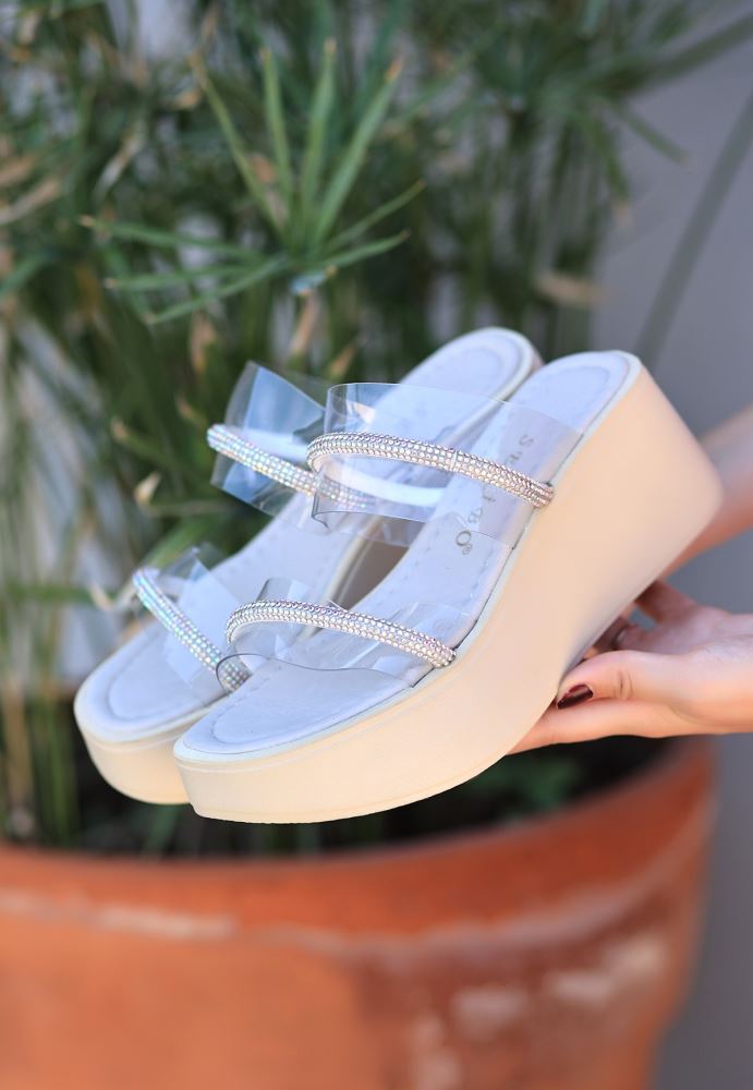 Akuzun Yian Ten Cilt Dolgu Topuk Terlik.