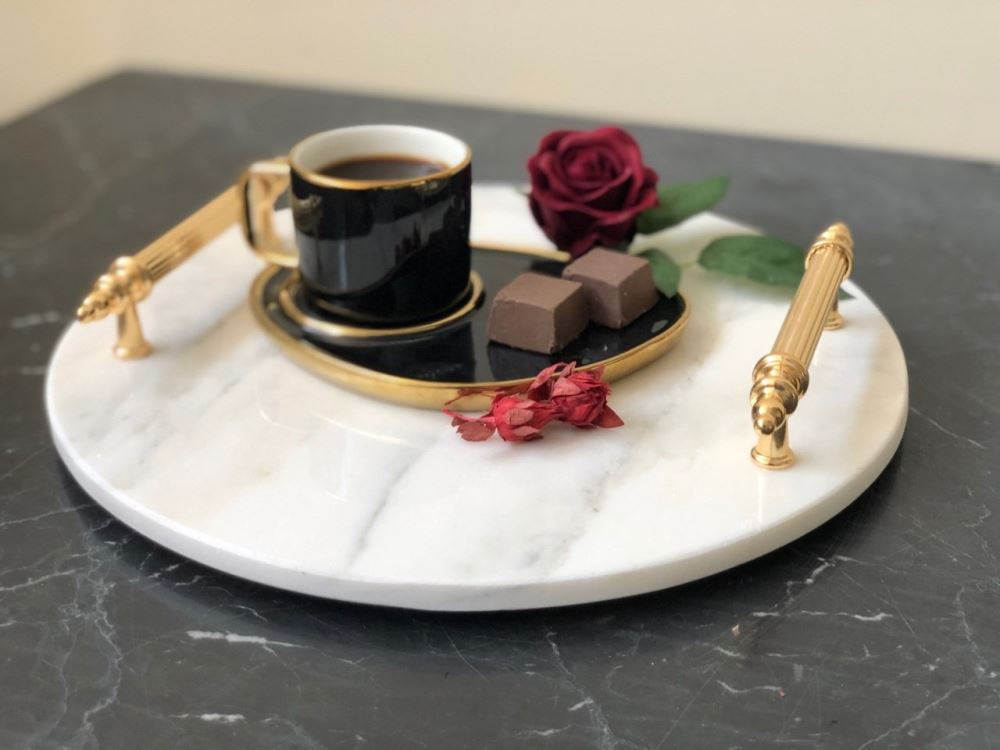 Modest Concept Calacatta Mermer Yuvarlak Tepsi Gold Kulp.