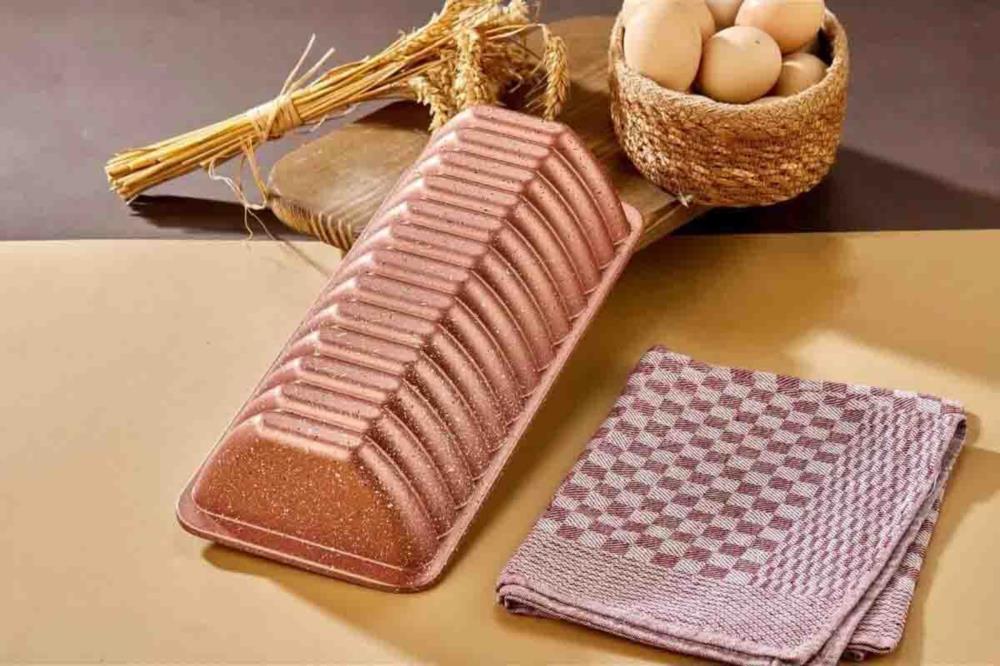Esta Asya Pasta 3 Piece Cake Mold Set Pink.