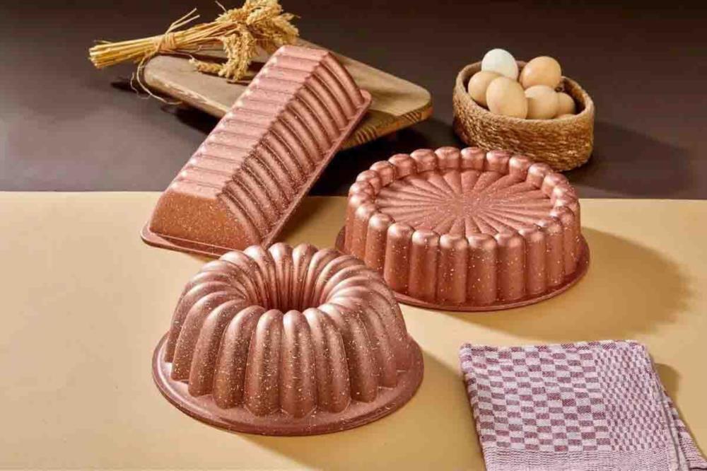 Esta Asya Pasta 3 Piece Cake Mold Set Pink.
